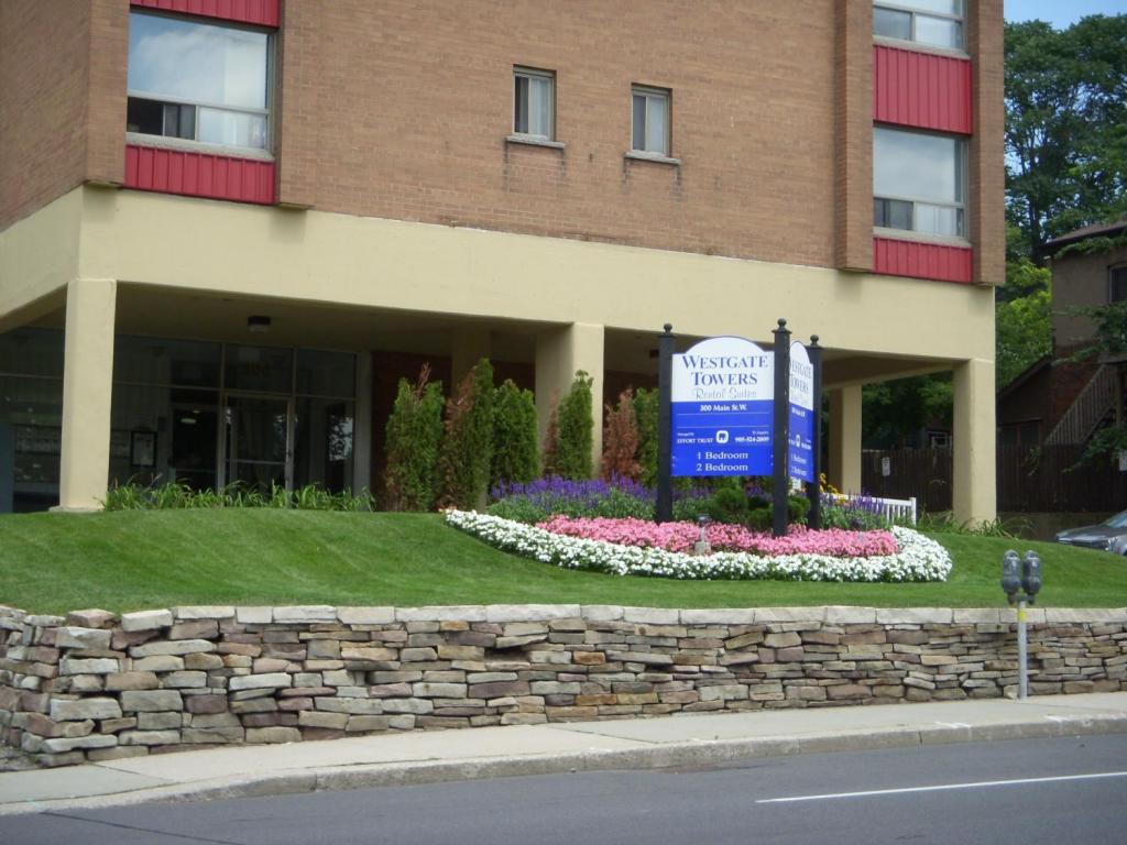 300 Main Street, W Hamilton, ON - Canadian CRB Program