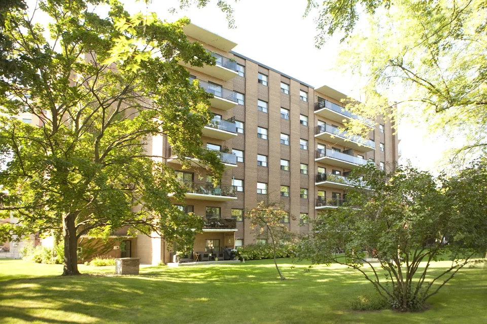Rockliffe Park Suites — 135 Allan Street - Canadian CRB Program